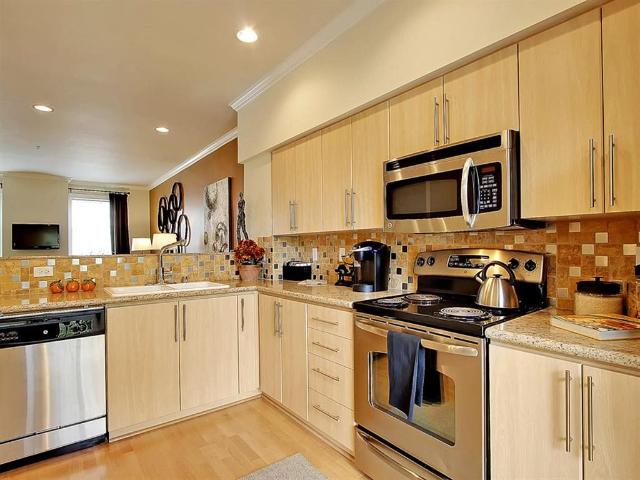 3 BR, 2.5 BA Apartment 7000 NE 186th Place #102 Unit 09 102, Kenmore, WA 98028