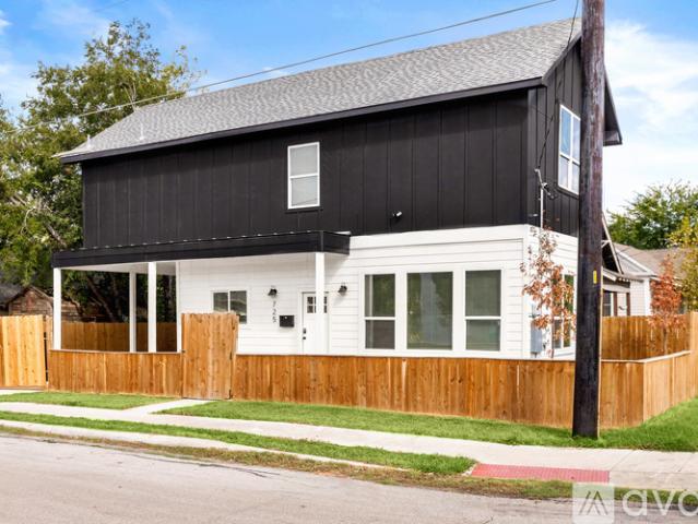 3 BR, 2.5 BA Apartment 725 Virginia Blvd, San Antonio, TX 78203