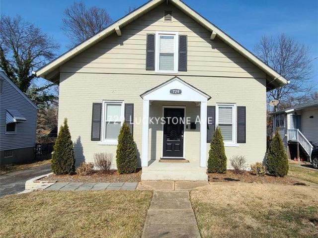 3 BR, 2.5 BA Apartment 729 Luckystone Ave, Saint Louis, MO 63122