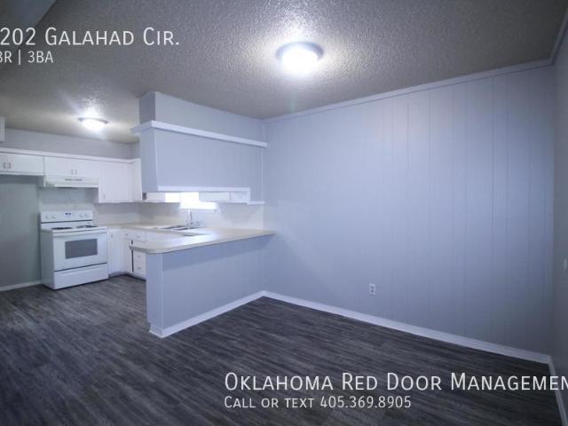 3 BR, 2.5 BA Apartment 7202 Galahad Cir Oklahoma City, OK 73132