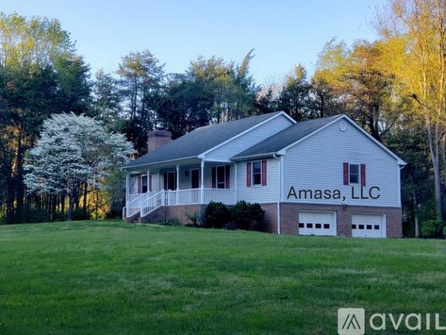3 BR, 2.5 BA Apartment 7211 Wotton Private Road, Bealeton, VA 22712
