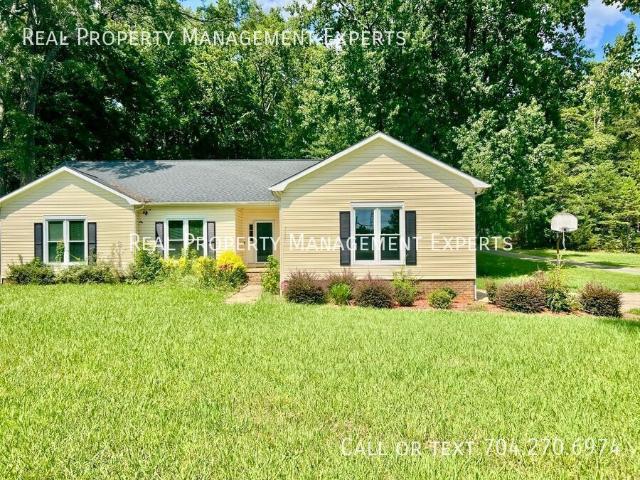 3 BR, 2.5 BA Apartment 7301 Gilead Road, Huntersville, NC 28078