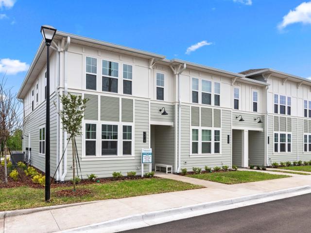 3 BR, 2.5 BA Apartment 7318 Sea Garden Lane Unit 15, Jacksonville, FL 32256