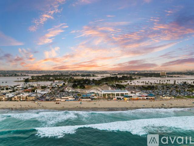 3 BR, 2.5 BA Apartment 745 Island Ct, San Diego, CA 92109