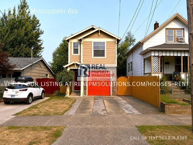 3 BR, 2.5 BA Apartment 7670 N Mississippi Ave, Portland, OR 97217