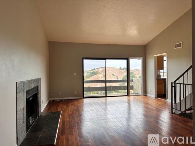 3 BR, 2.5 BA Apartment 768 Fremont Villas, Los Angeles, CA 90042