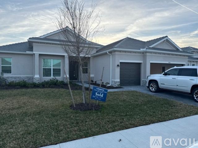 3 BR, 2.5 BA Apartment 7796 Lakes Edge Ln, Port Charlotte, FL 33981