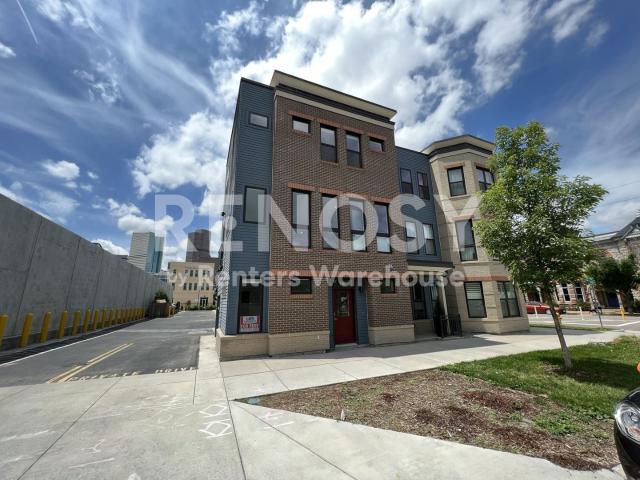 3 BR, 2.5 BA Apartment 770 24th Street, Denver, CO 80205