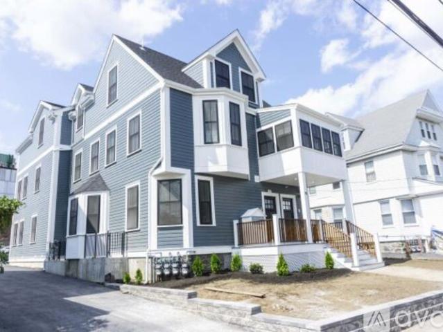 3 BR, 2.5 BA Apartment 79 Linden St, Unit 2, Boston, MA 02134