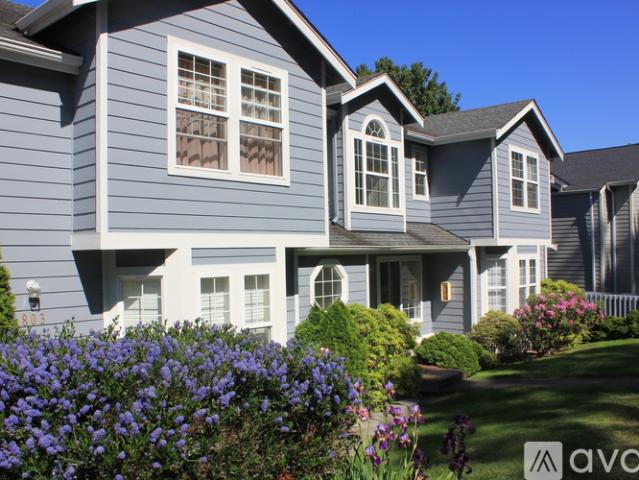 3 BR, 2.5 BA Apartment 803 Blueberry Ln, Unit, Bellingham, WA 98229