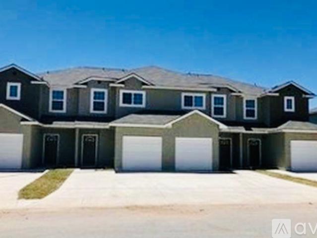 3 BR, 2.5 BA Apartment 8323 Breezy Cove, Unit 3, Selma, TX 78154