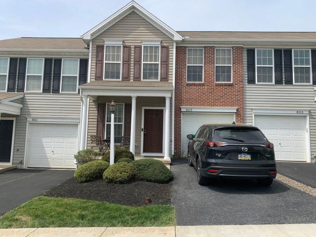 3 BR, 2.5 BA Apartment 859 Fawn Ln, Hummelstown, PA 17036