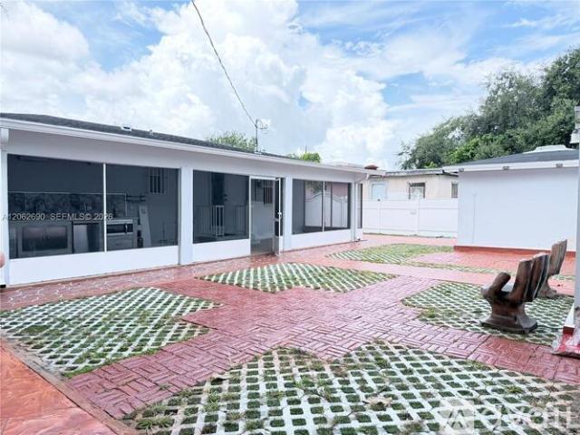 3 BR, 2.5 BA Apartment 8636 NW 35th Pl, Miami, FL 33147