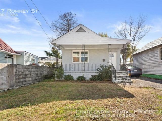 3 BR, 2.5 BA Apartment 87 Romney St Charleston, SC 29403