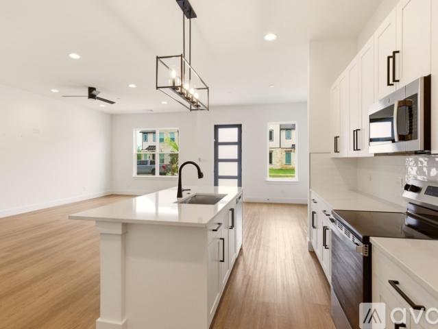 3 BR, 2.5 BA Apartment 8909 Lowell St, Unit 8909, Rowlett, TX 75089