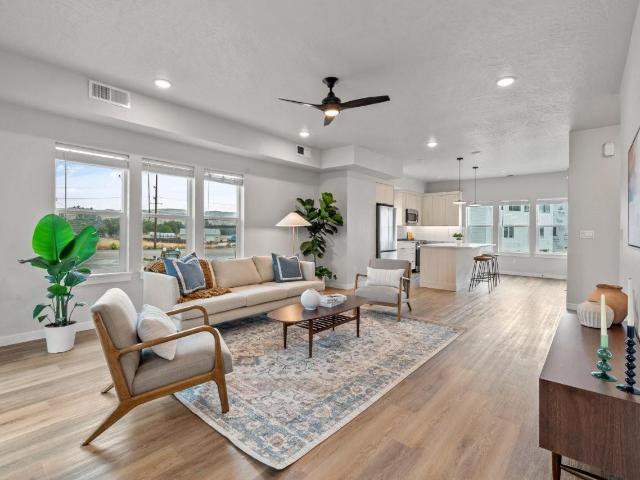 3 BR, 2.5 BA Apartment 8925 West State Street Unit 6010 33, Garden City, ID 83714