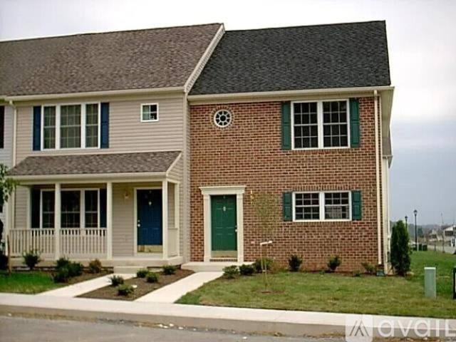 3 BR, 2.5 BA Apartment 8 Mabel Ln, Unit 8, Martinsburg, WV 25404