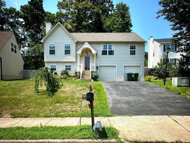 3 BR, 2.5 BA Apartment 8 Scarborough Ct, Stafford, VA 22554
