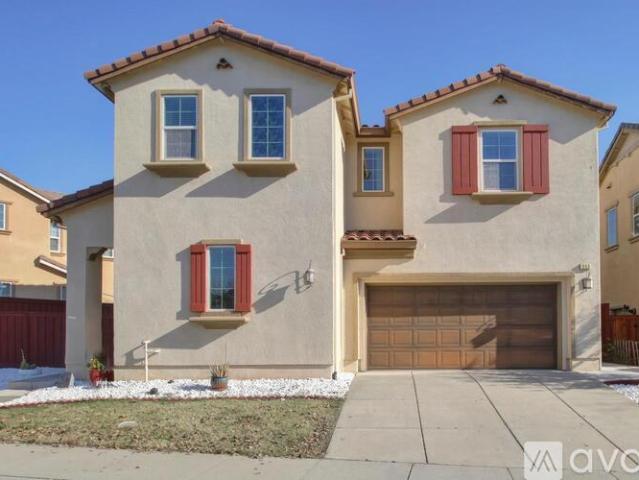 3 BR, 2.5 BA Apartment 906 Blossom Rock Ln, Folsom, CA 95630