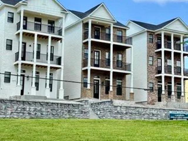 3 BR, 2.5 BA Apartment 906 Summit Ave Unit 1423 Hillside Avenue, Nashville, TN 37203