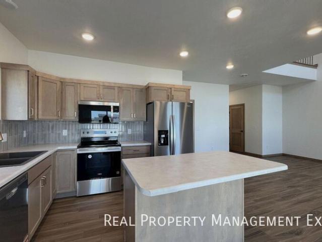 3 BR, 2.5 BA Apartment 9000 W Jerald Place, Sioux Falls, SD 57106