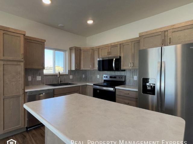 3 BR, 2.5 BA Apartment 9006 W Jerald Place, Sioux Falls, SD 57106