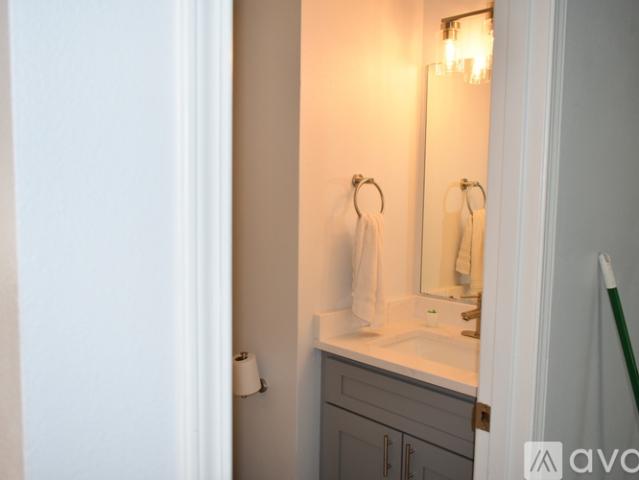 3 BR, 2.5 BA Apartment 9014 S J St, Tacoma, WA 98444