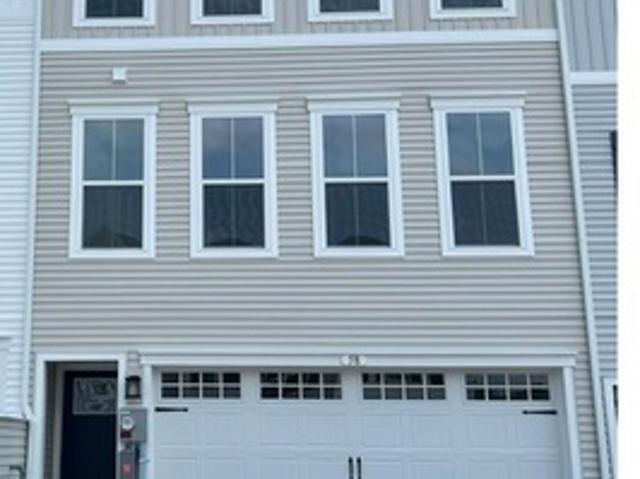 3 BR, 2.5 BA Apartment 90 E Penn Dr, Unit 58, Enola, PA 17025