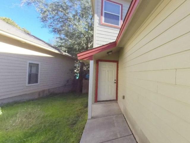 3 BR, 2.5 BA Apartment 917 Wood Rd, New Braunfels, TX 78130