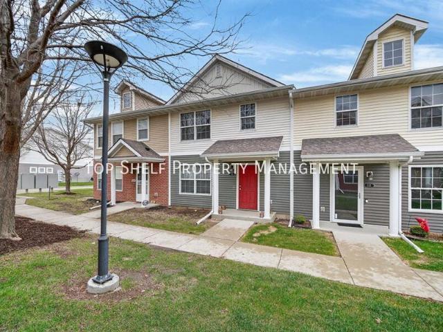 3 BR, 2.5 BA Apartment 9125 Greenspire Dr, West Des Moines, IA 50266