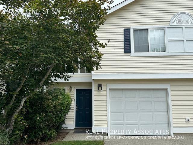 3 BR, 2.5 BA Apartment 927 132nd St SW, Everett, WA 98204