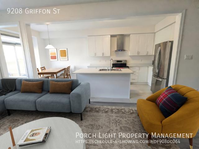 3 BR, 2.5 BA Apartment 9208 Griffon St, Niagara Falls, ON L2G 3R6