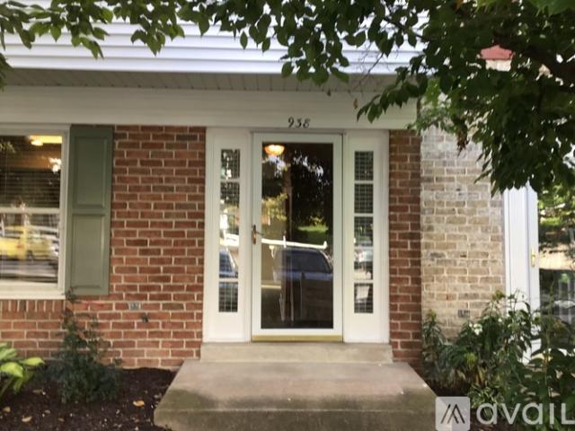3 BR, 2.5 BA Apartment 938 Allenview Dr, Unit N/A, Mechanicsburg, PA 17055