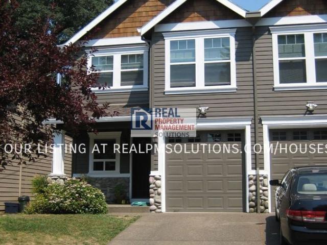 3 BR, 2.5 BA Apartment 933 SE Clatsop St, Portland, OR 97202