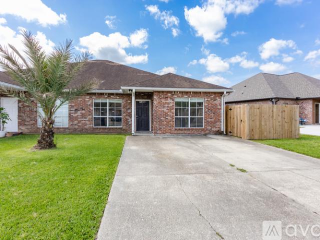 3 BR, 2.5 BA Apartment 9540 A Lindale Ave, Unit A, Baton Rouge, LA 70815