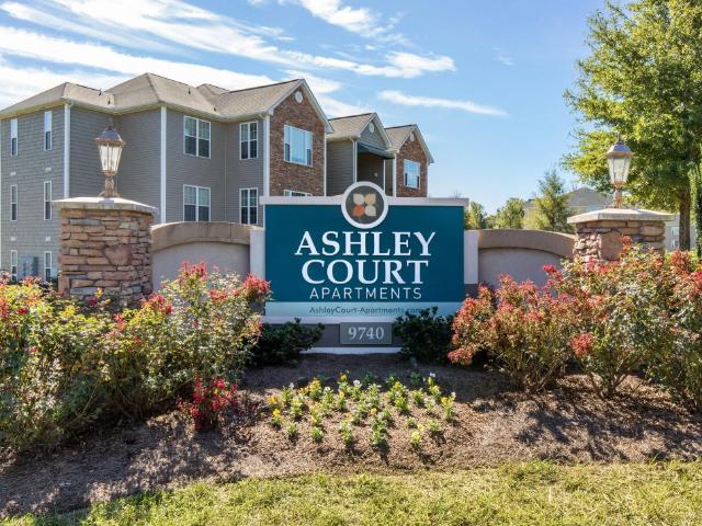 3 BR, 2.5 BA Apartment 9740 Ashley Lake Court Unit 8510L, Charlotte, NC 28262