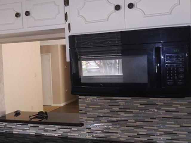 3 BR, 2.5 BA Apartment Bowling Green St, Denton, TX 76201