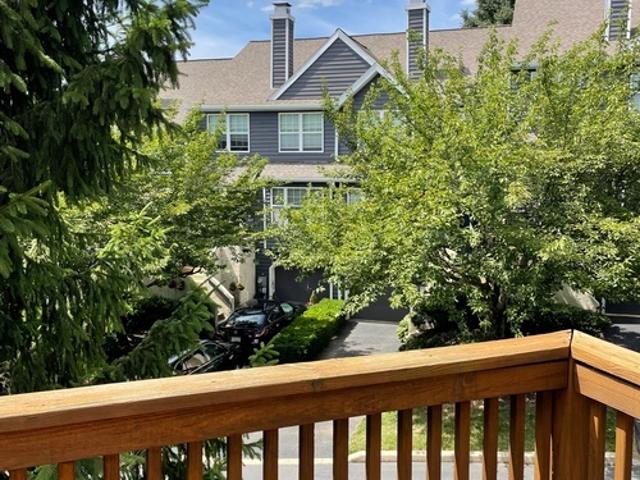 3 BR, 2.5 BA Apartment Whistling Swan Lane, Unit 102, Chester County, PA 19335