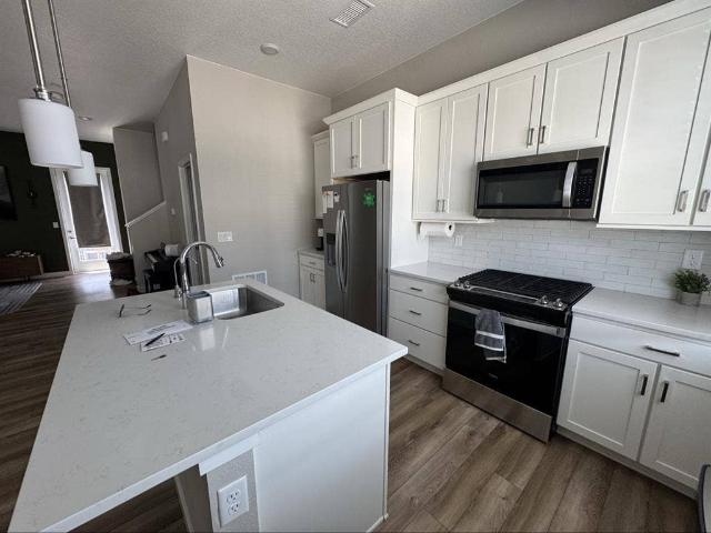 3 BR | 2.5 bath + 2 CAR GARAGE