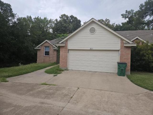3 Br, 2 bath, Townhouse 18101 Hwy 377 S