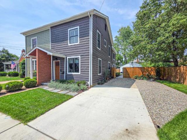 3 Br, 2 bath, Townhouse 302 E Custis Ave