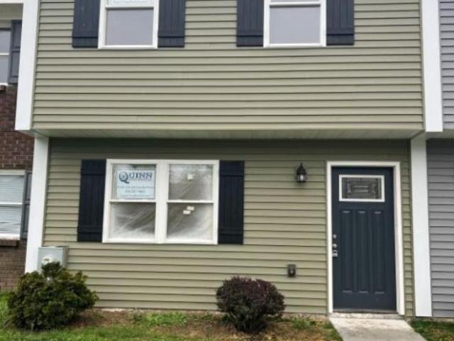 3 Br, 2 bath, Townhouse 317 Willow Dr
