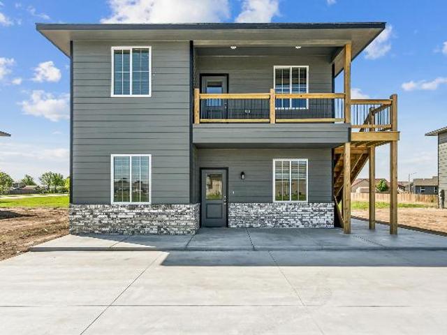 3 Br, 2 bath, Townhouse/Brownstone/RowHouse 105 Meadowbrook Dr