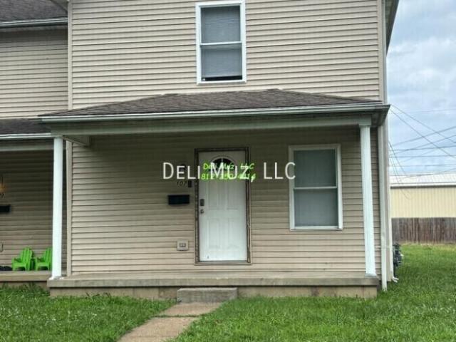 3 Br, 2 bath, Townhouse/Brownstone/RowHouse 107 Read St