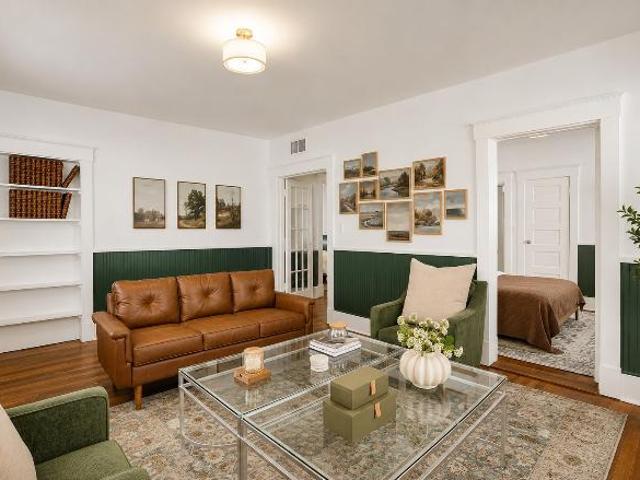 3 Br, 2 bath, Townhouse/Brownstone/RowHouse 1004 E 33rd Street