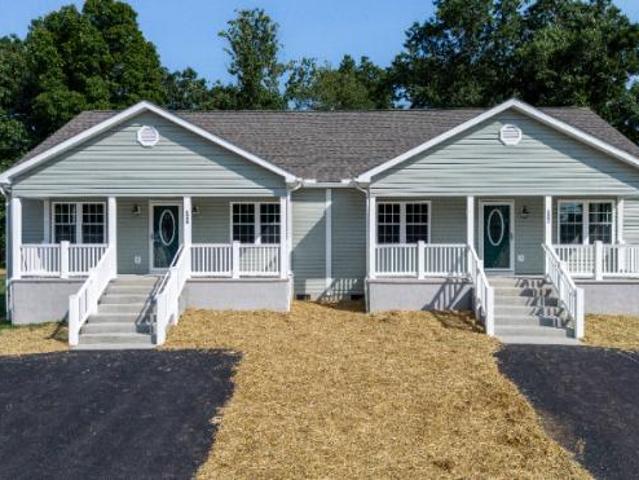 3 Br, 2 bath, Townhouse/Brownstone/RowHouse 1016 Ivanhoe Ave