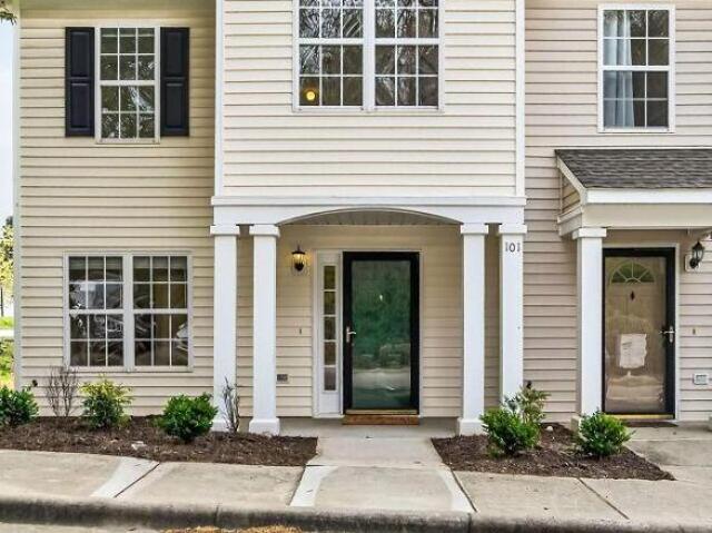 3 Br, 2 bath, Townhouse/Brownstone/RowHouse 101 Harbor Haven Dr