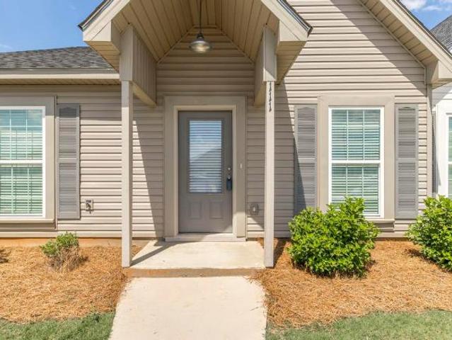 3 Br, 2 bath, Townhouse/Brownstone/RowHouse 101 Webster Way