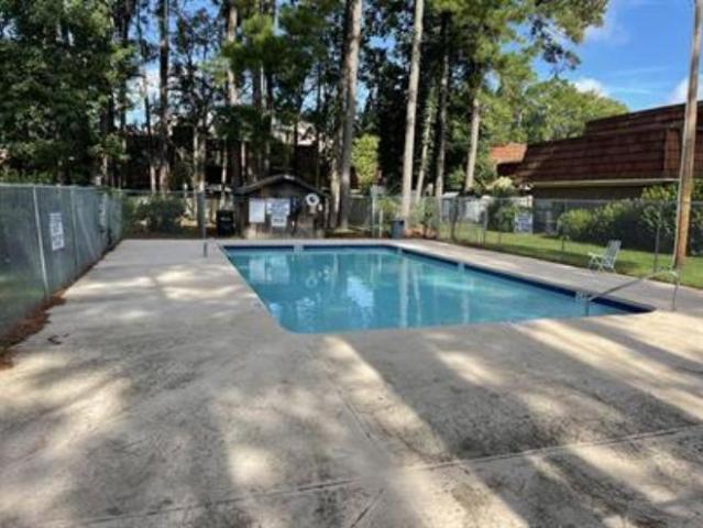 3 Br, 2 bath, Townhouse/Brownstone/RowHouse 1025 Carolina Rd