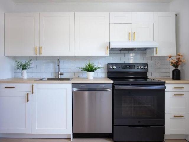 3 Br, 2 bath, Townhouse/Brownstone/RowHouse 1026 Fox Run